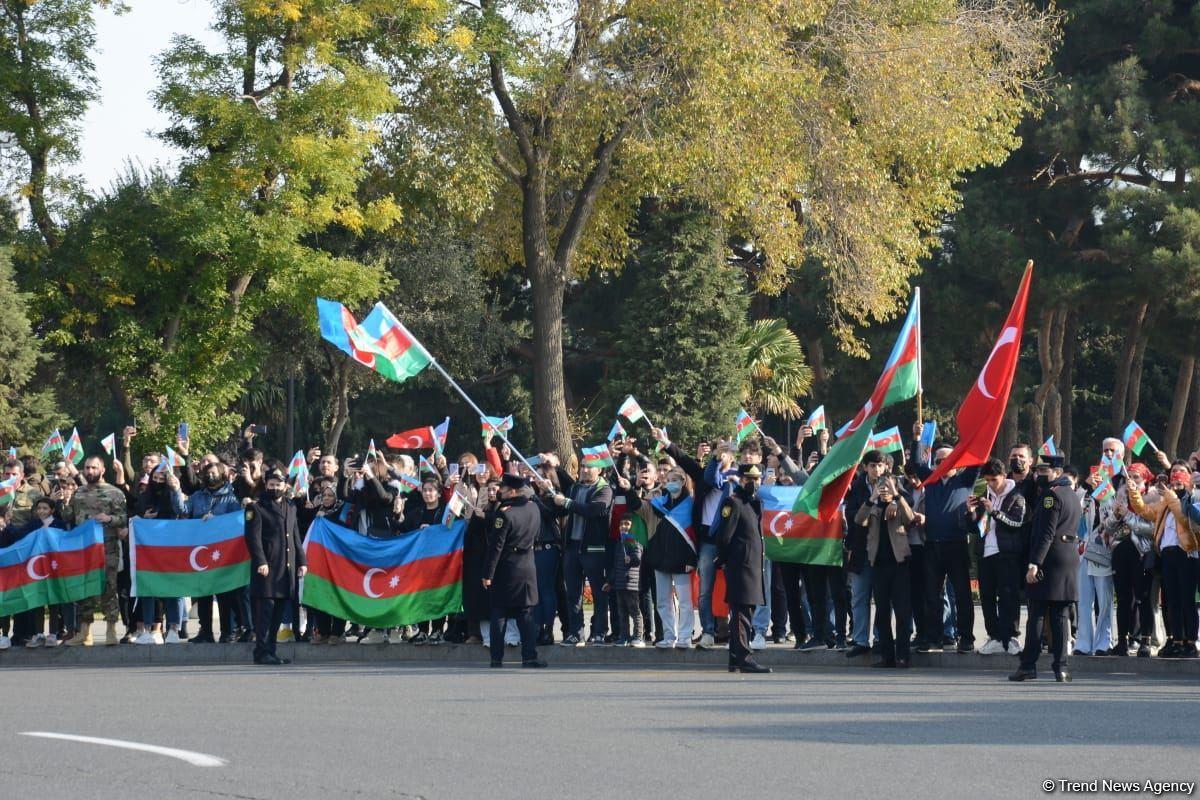 Azeri people celebrates Victory Day - VibeMedia